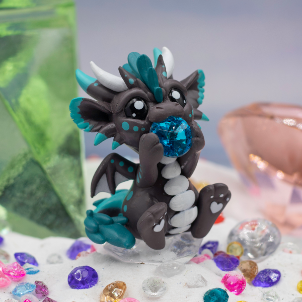 Nommy Vinyl Figure | Dragons and Beasties